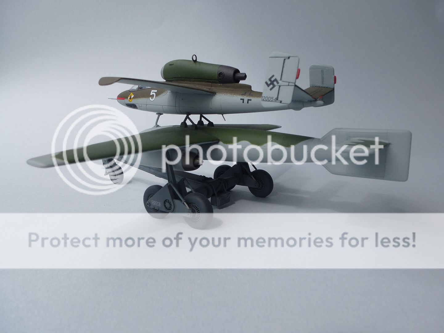 1/72 Dragon Mistel 5 Arado E-377a with a Hobby Boss He 162A-2 - Ready ...